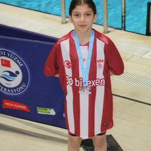 ZEYNEP AZRA YALÇIN | Türkiye Triatlon Federasyonu
